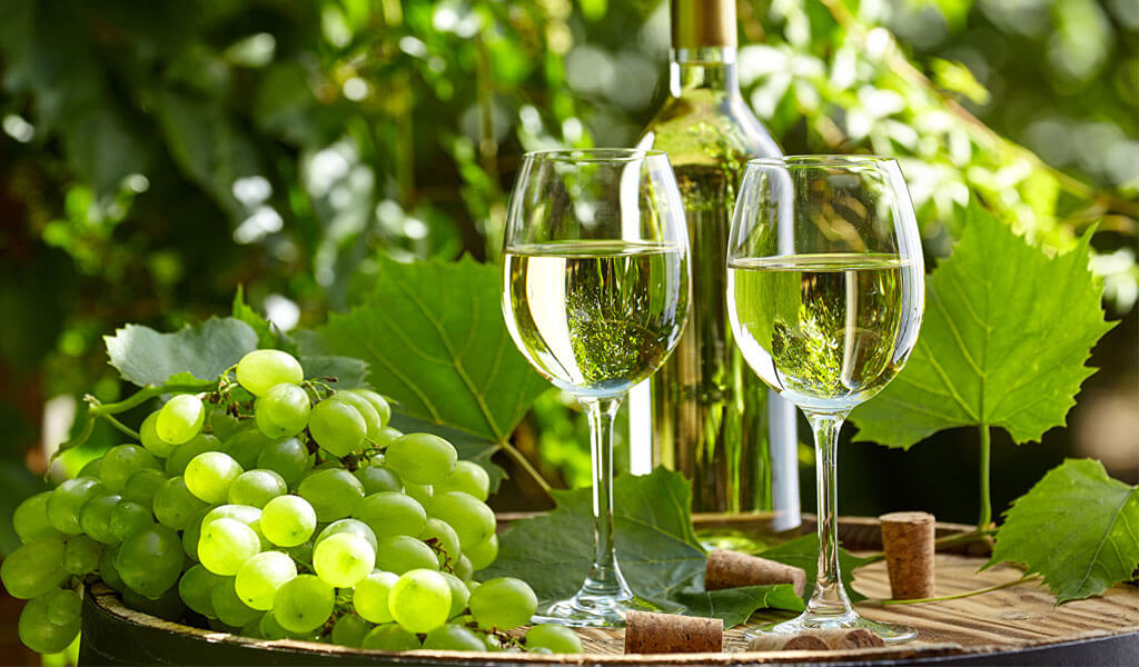 Сухое белое вин Эрети из Грузии